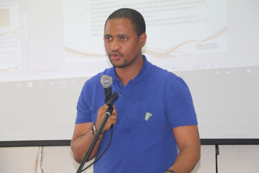 Hon MEC Engages with Alfred Nzo Regional Contractors – DPW – Eastern ...